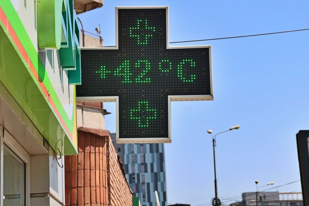 What Is Vital to Know While Traveling In A Heat Wave?